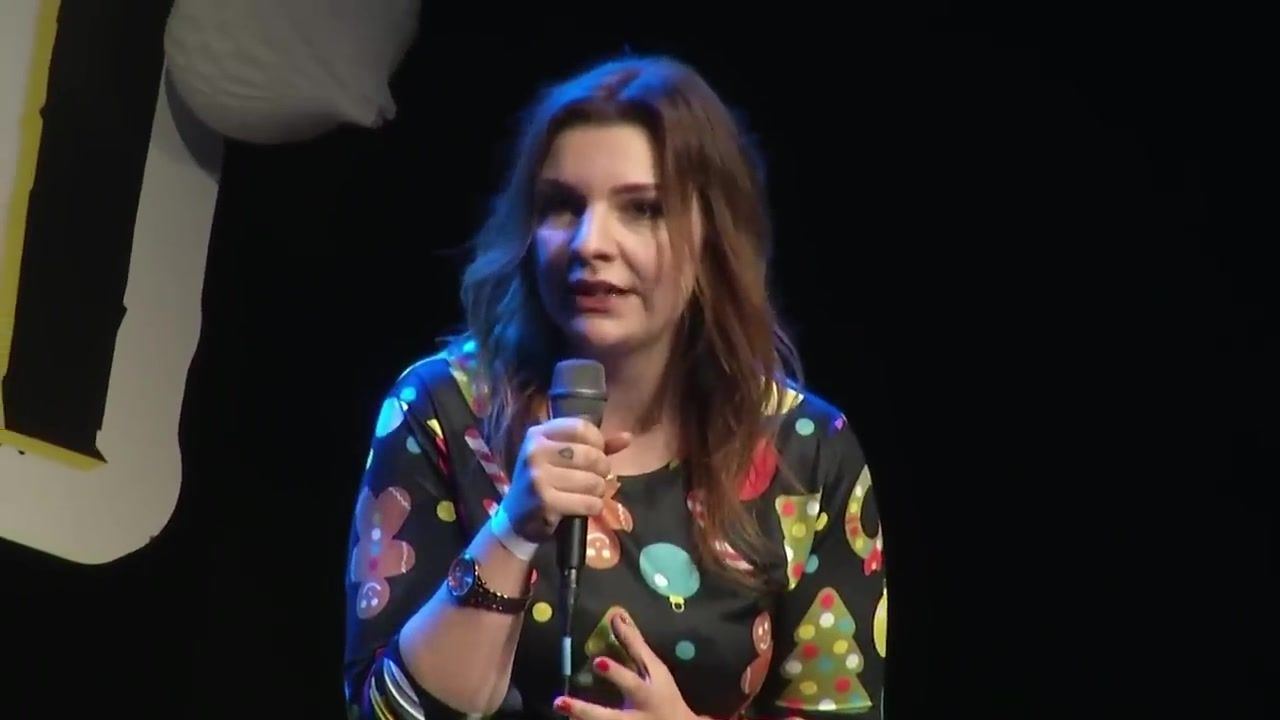 Slovenská stand-up komička Simona Salátová o Vánocích a klidu | Stream